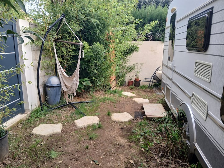 Caravane Climatisée, Gazinière, Douche,jardin - Lunel