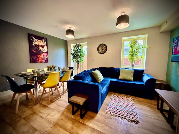 5 Bedroom House- Contractors, Crew, Group, Family - Colchester