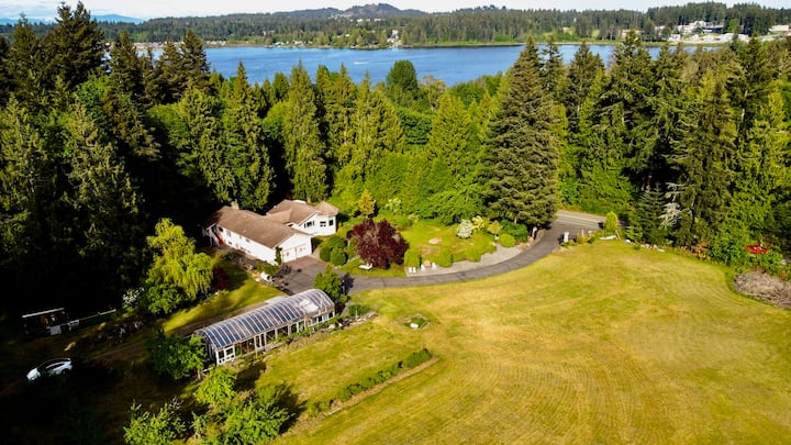 8-acre Grand Forest Estate - A Tranquil Hideaway - Nanaimo