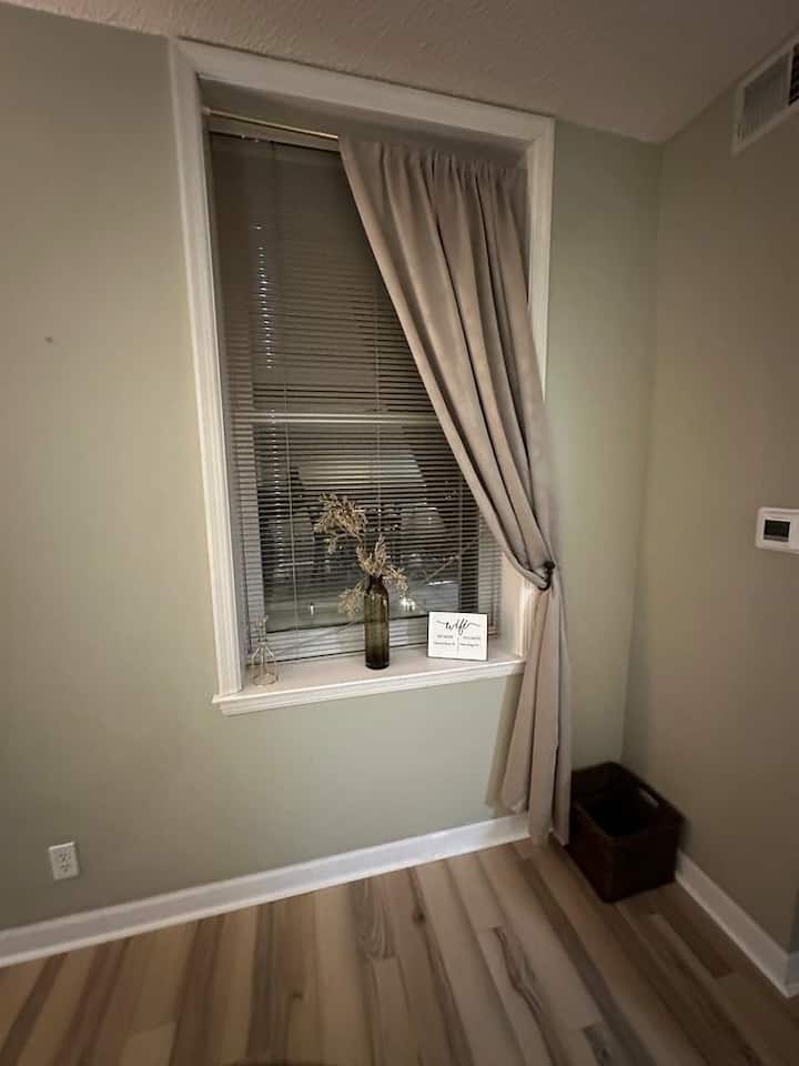 9th Flr Dwntwn Condo W/great Views - Grand Island, NE