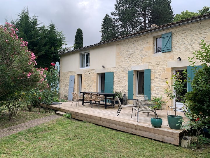 Maison Lumineuse Avec Jardin - Blaye