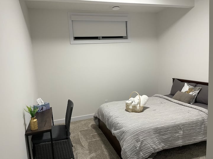 Cozy Suite | Private Entry | Flexible Check-in/out - Edmonton, Canada