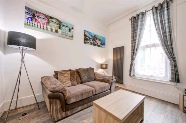 1br Harbor Apartment , Family-friendly , Sleeps 4 - Folkestone