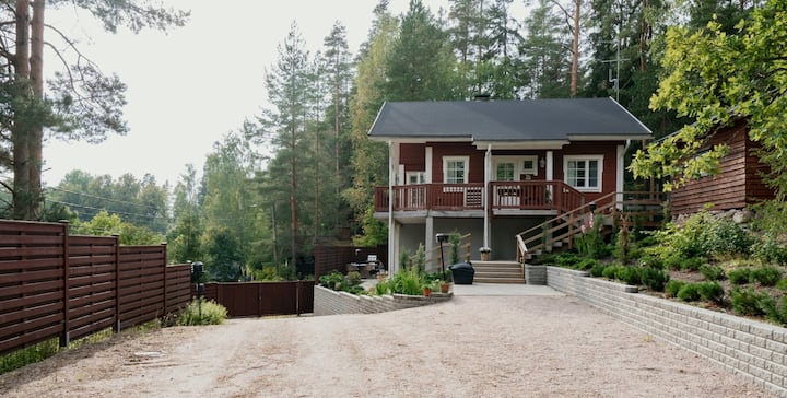 Lomatalo Nuuksio 4 Mh + Yksityinen Aidattu Metsä - Espoo