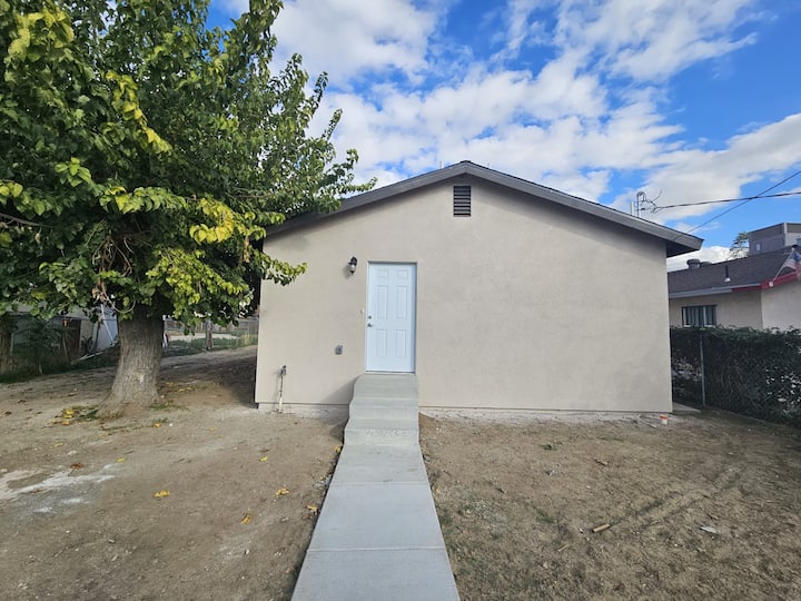 Spacious House Perfect Location - 베이커즈필드