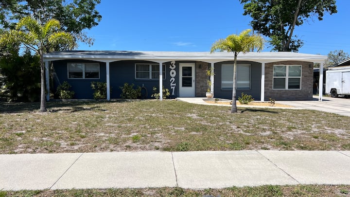 Haven On Wood St/close To Beaches! - Sarasota, FL