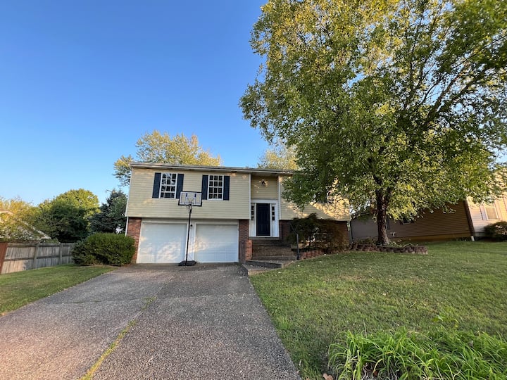 Spacious3b/2.5b:22 Mins To Louder Than Life! - Charlestown, IN