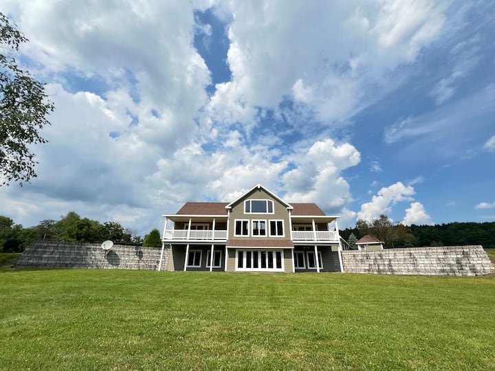 Alpine Chalet Escape 70 Acres @Oneonta - Oneonta, NY