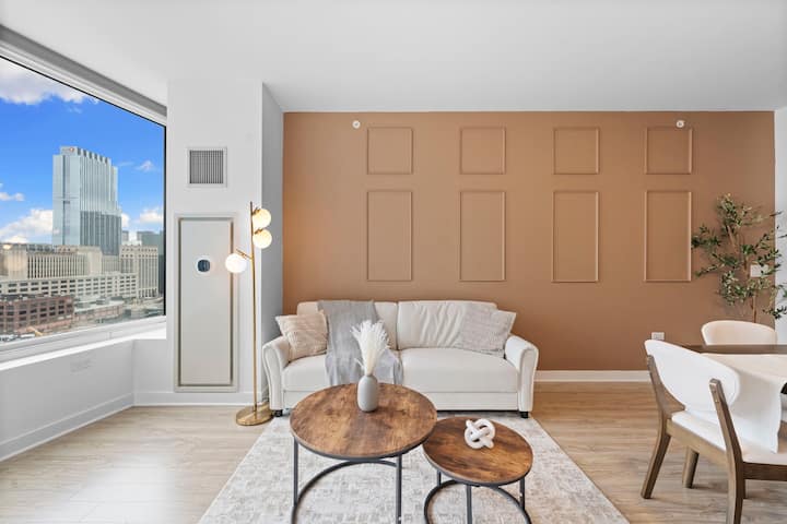 Modern Design Condo In Downtown - Chicago, IL