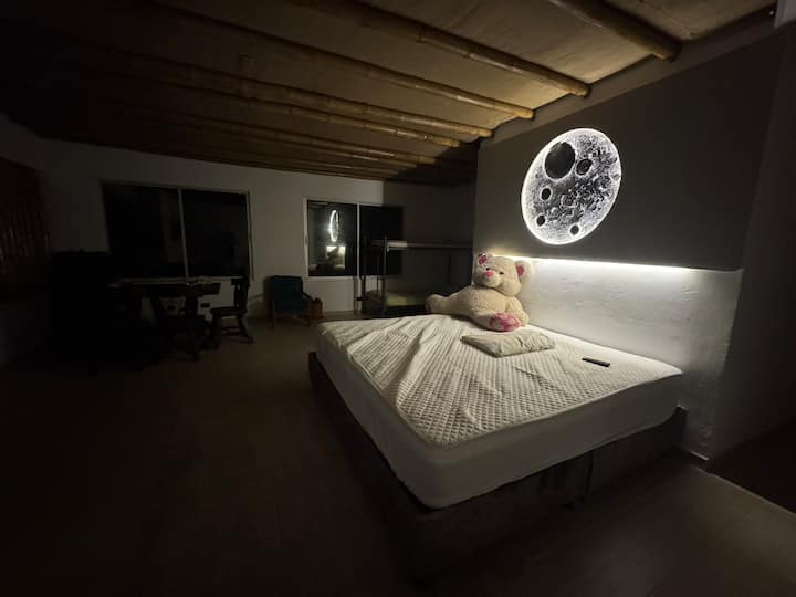 Casa En La Luna - Melgar