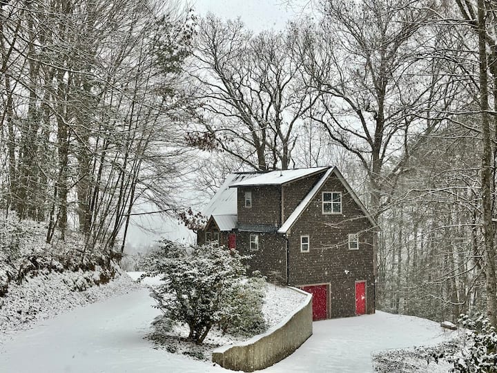 Stunning View W/hot Tub, Grill, Fire Table, Wi-fi! - Bryson City, NC