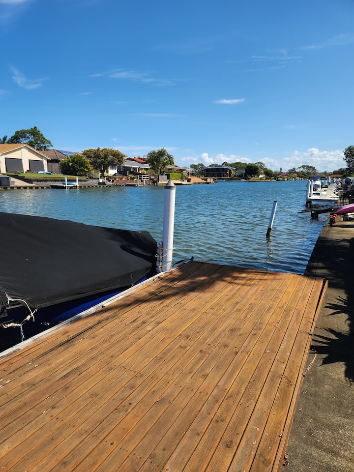 Modern Spacious Home On Forster Keys Canal - Forster