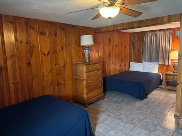 Stockton Cottage - Webster State Park, Stockton