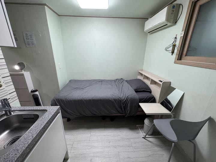 바움103:방1+화장실/전용숙소/전용화장실/지하철역 도보 8분/버스정류장 1분/싱글침대/ - Seoul