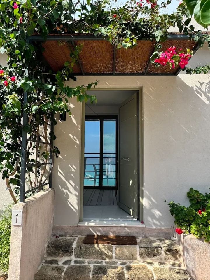 Lorraine's Boutique Suite With With Balcony N.1 - Cephalonia
