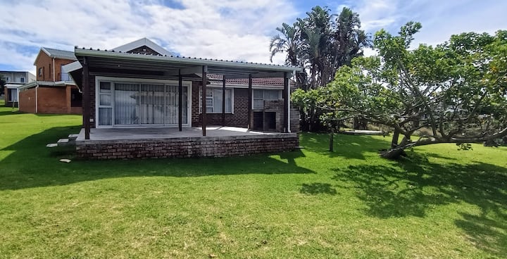 384 Gwenya – Sea View Holiday Home - Kei Mouth