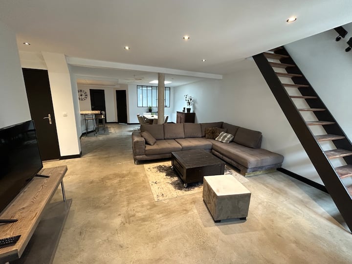 Appartement Style Loft - Laval, France
