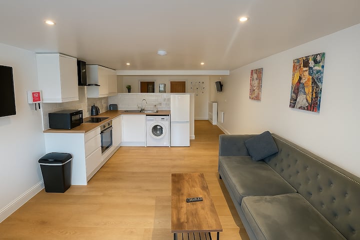 Kings Let’s Studio Apartment- Free St Parking - Leicester