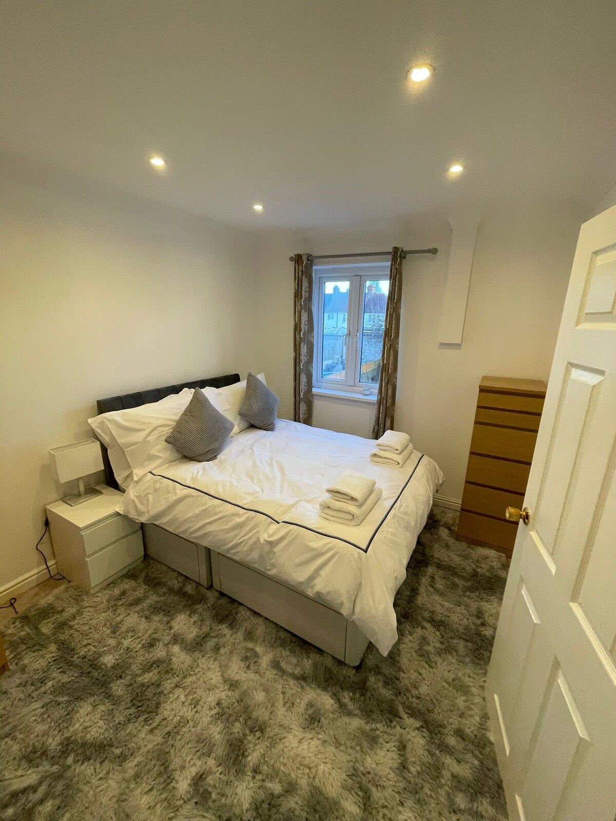 Feltham Holiday Rentals & Homes - England, United Kingdom | Airbnb