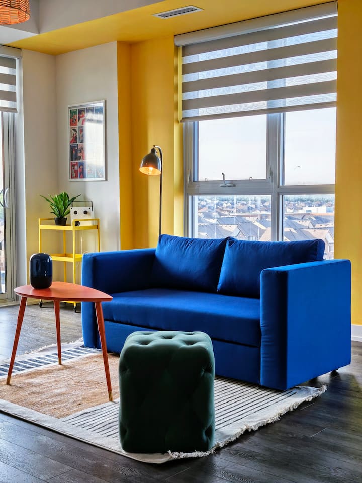 Stylish Bauhaus Condo - オークビル