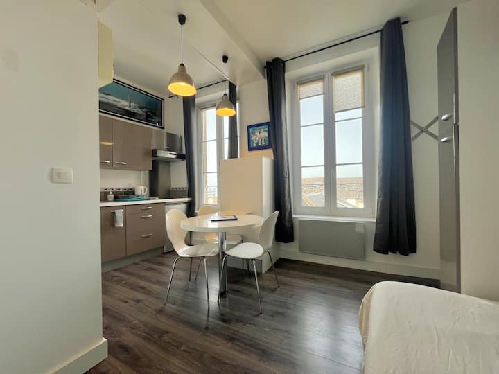 Le Joffre - Studio Sur La Digue En Centre Ville - Arromanches-les-Bains