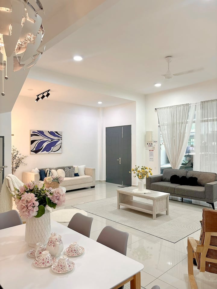 The Top Taiping Near Lake Garden With Wifi/astro - Taiping