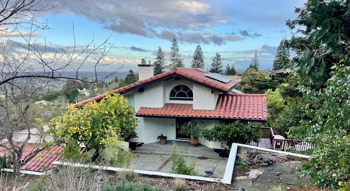 4br Retreat Overlooking Silicon Valley & Stanford - San Carlos, CA