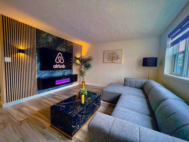Stylish Luxury 2br 1ba Condo - 5 Mins Drive To Dt - Calgary