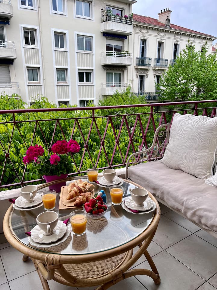 Spacieux 3 Pieces, Balcons, Pleine Centre Antibes - Juan-les-Pins