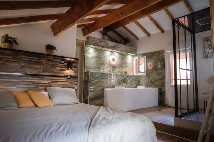 Le 8 Appartement - Suite & Spa (Parking Privé) - Mâcon