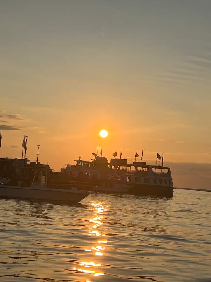 Last Minute Summer Getaway With Lake Erie Views! - Sandusky, OH