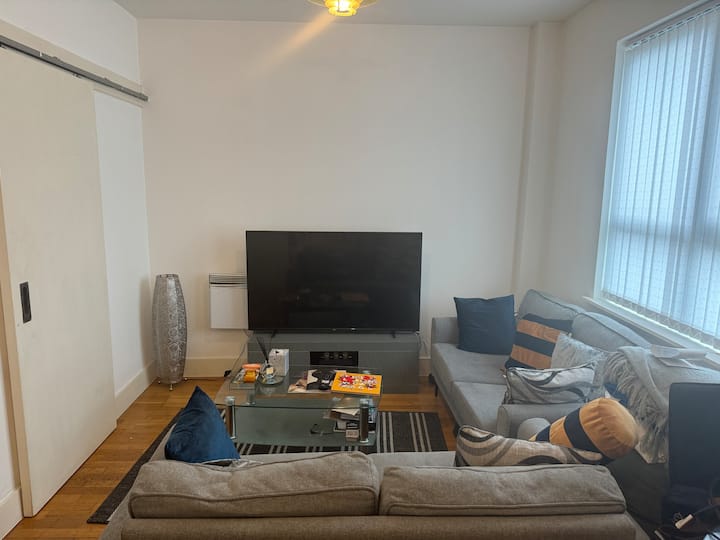 Cute And Cosy - Suitable For Short Or Long Stay - Liverpool