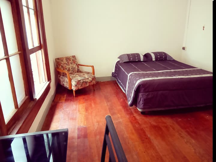 Habitación En La úLtima Casona Y Con Escritorio - Valparaíso