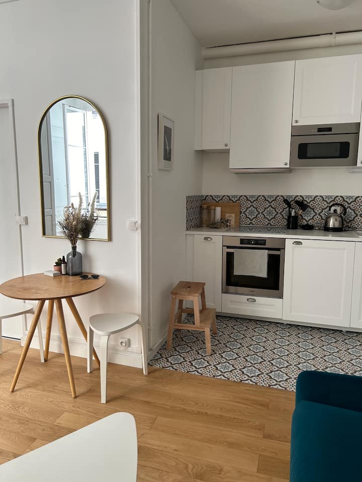 Studio Typiquement Parisien - Brochant - Paris