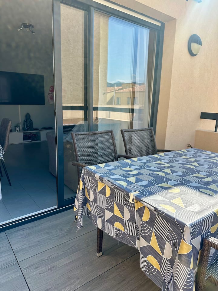 Joli T2 Climatisé Centre De Calvi Avec Parking - Calvi