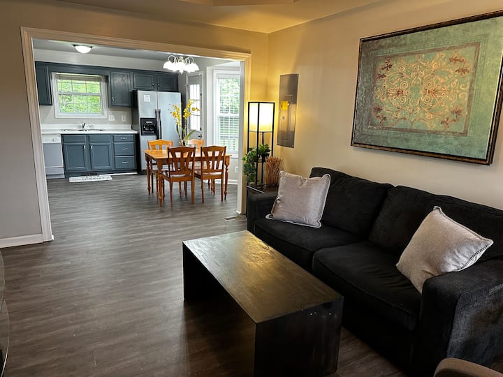 A Comfortable And Clean House Perfectly Located - Clarksville, TN