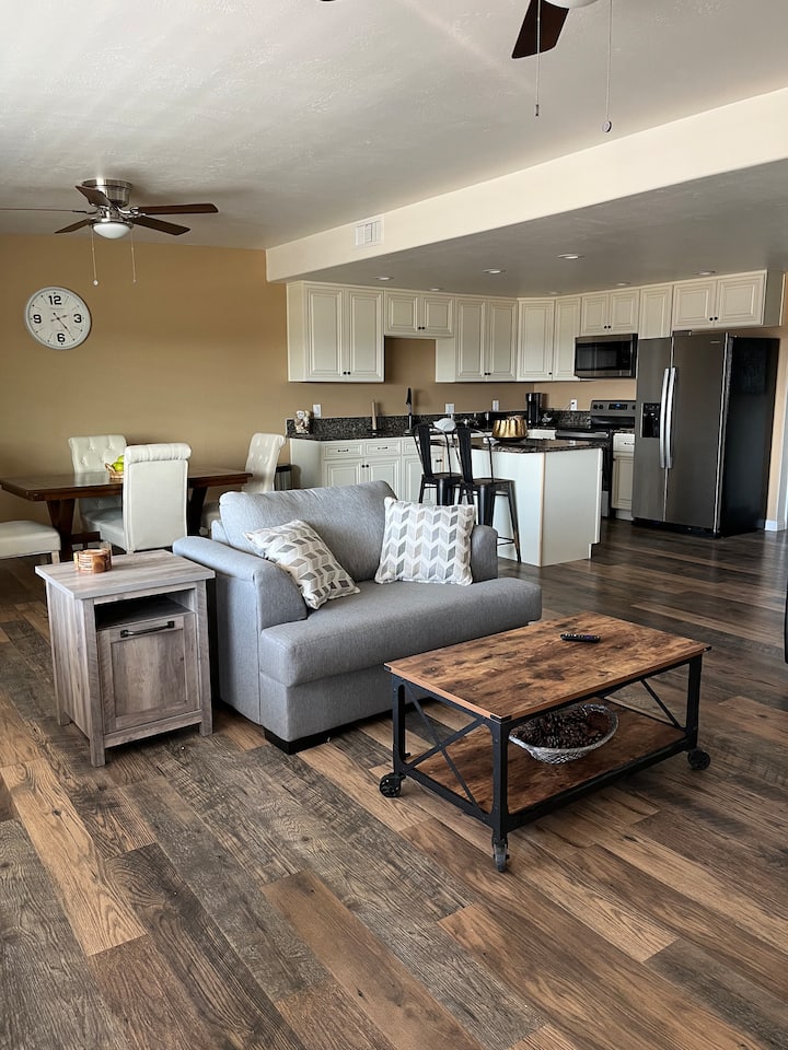 Desert G 2 Bedroom With Queen Beds And 1 Bathroom - Ridgecrest, CA