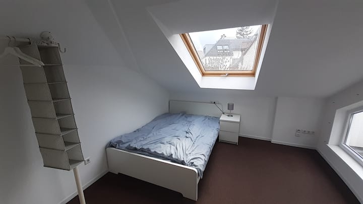 Zimmer(2 P.) Zentr. In Stuttgart - Stuttgart