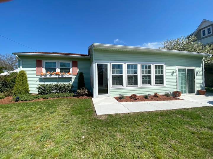 Pop’s Place! A Getaway Only Steps To The Sand - Cape May, NJ