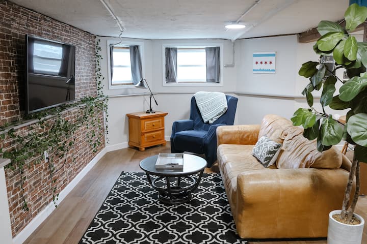 Chicago Bear Den - Chicago