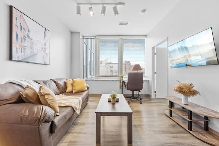 Dt Fast | Wi-fi | Pet Friendly | Bidet Sprayer - Cleveland, OH