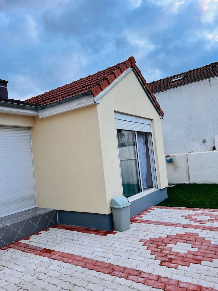 Deux Maisons Indépendantes Et Communicantes - Bobigny