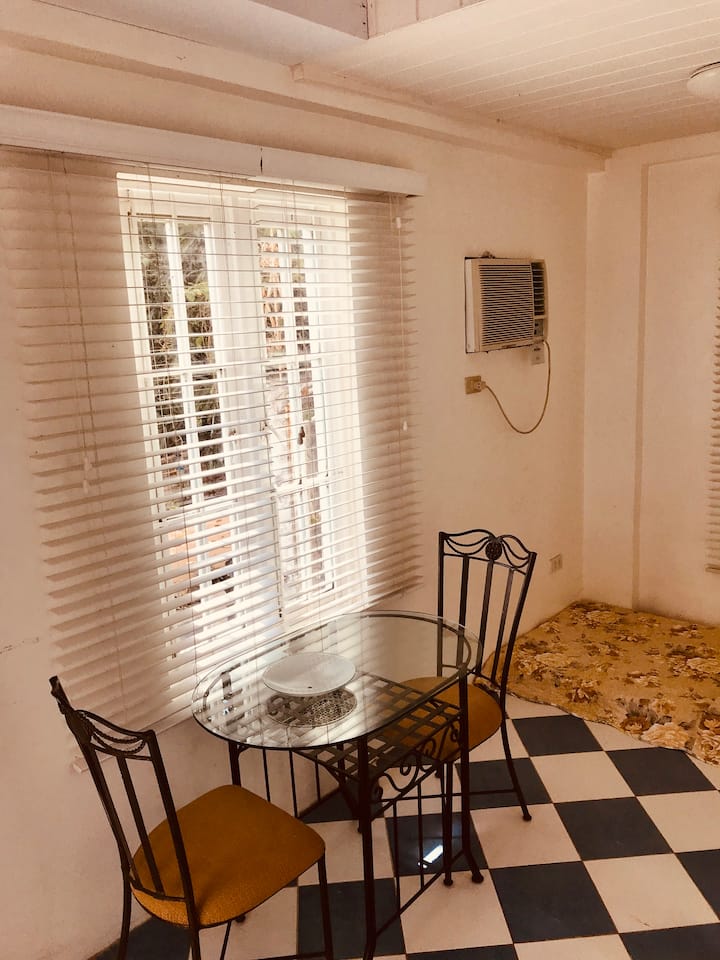 Lian Family Vacation House - Balayan