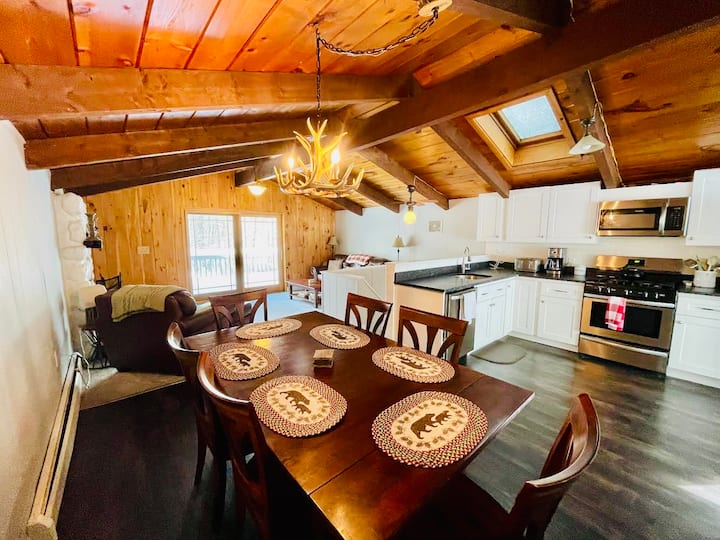 Modern Rustic Chalet With Saco River Access - North Conway, NH