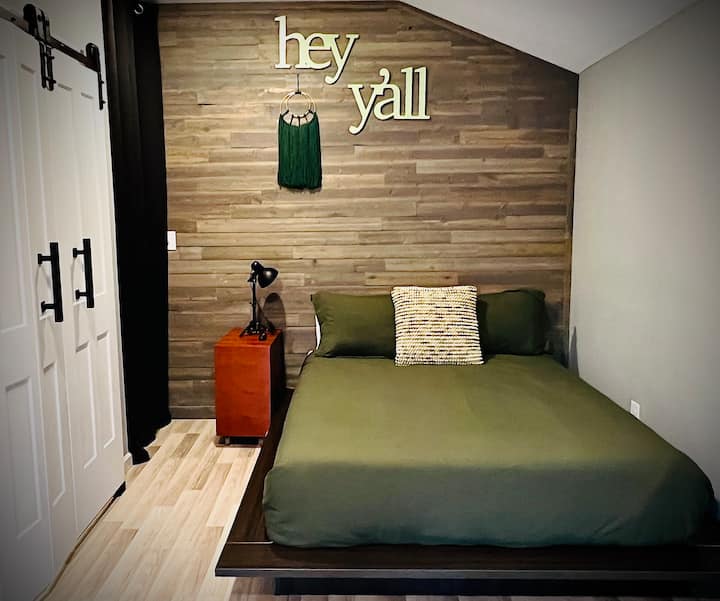 Cozy Hideout - Kerrville, TX