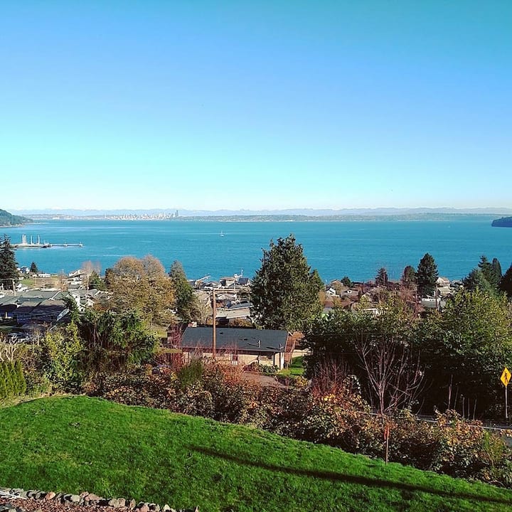 Cozy Stay With Panoramic Puget Sound View - State of Washington