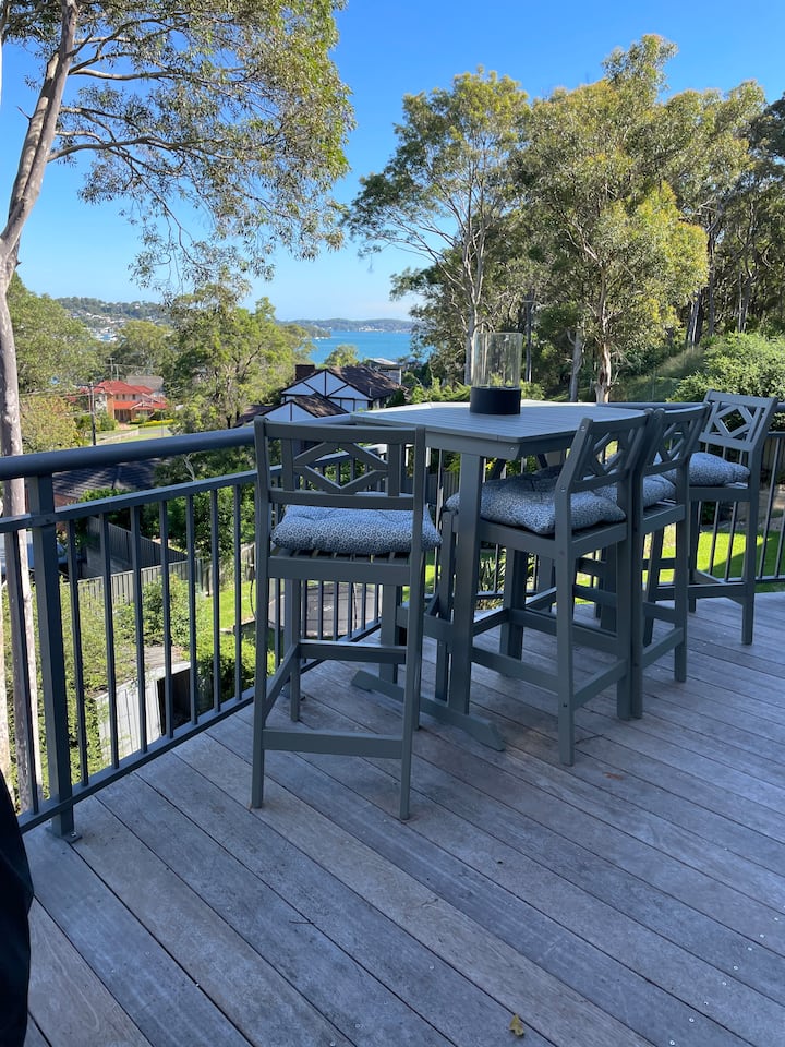 Ensuite Bedroom For 2 - Whole House Private Use - Lake Macquarie