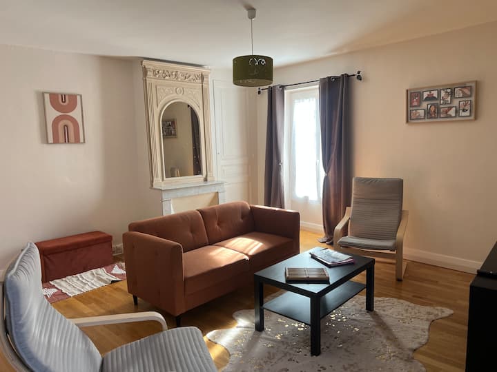 Joli Duplex Plein Centre-ville Parking Sur Demande - Issoire