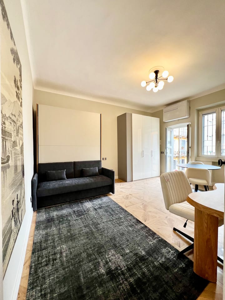 A Little Corner In Milan - New - Milan