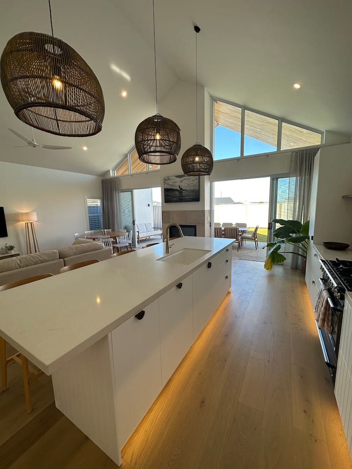 2b Myrtle Street ~ Robe (4br) - Robe